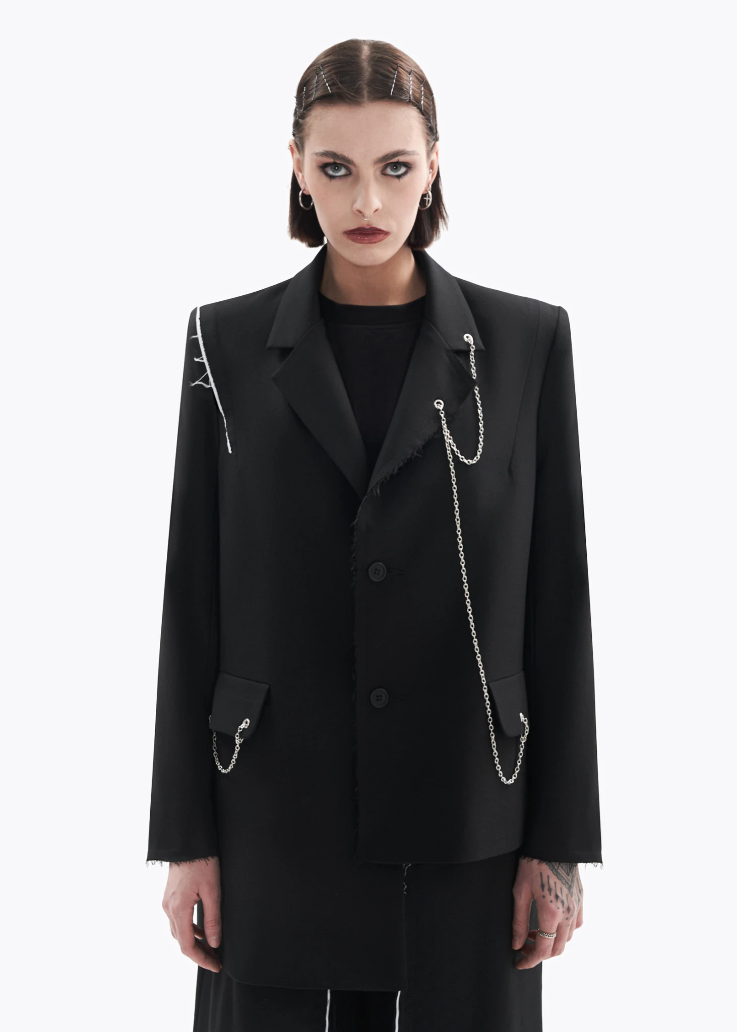 Jacket with asymmetric bottom Chain. BLACK