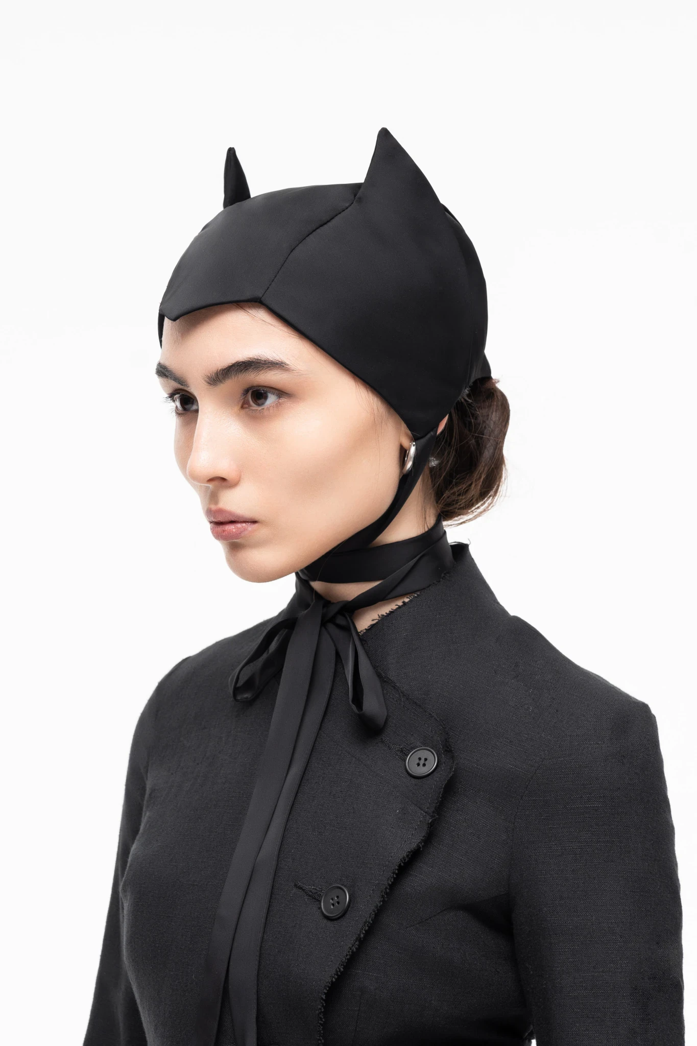 BONNET WITH EARS NEW ASIA II. BLACK